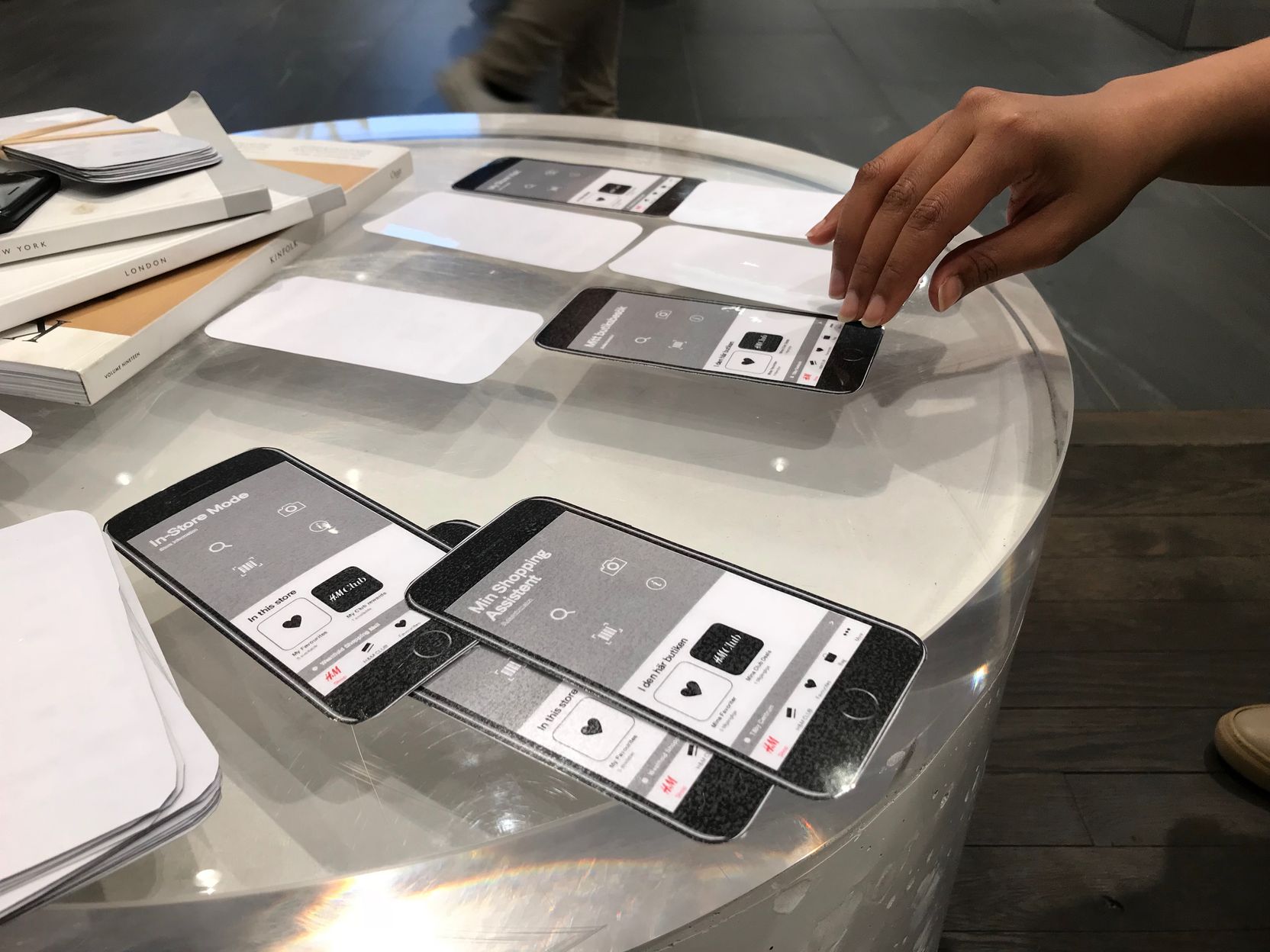 H&M In-Store Mode | Zhiyuan designed